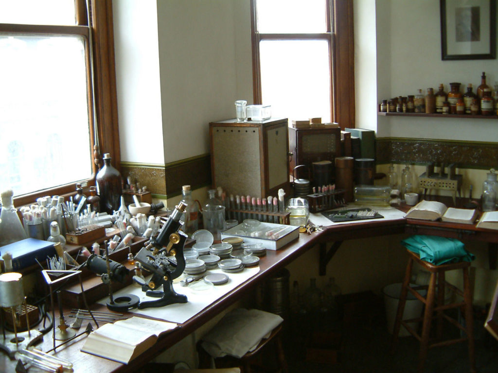 Learn the story of Alexander Fleming’s discovery of penicillin – MED ...